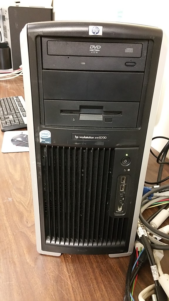 GE HP XW8200 MRI WORKSTATION- NISR8116 For Sale