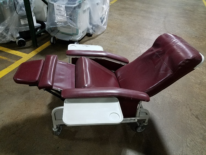 NISR9225 – WINCO PATIENT CHAIR MODEL #655 For Sale