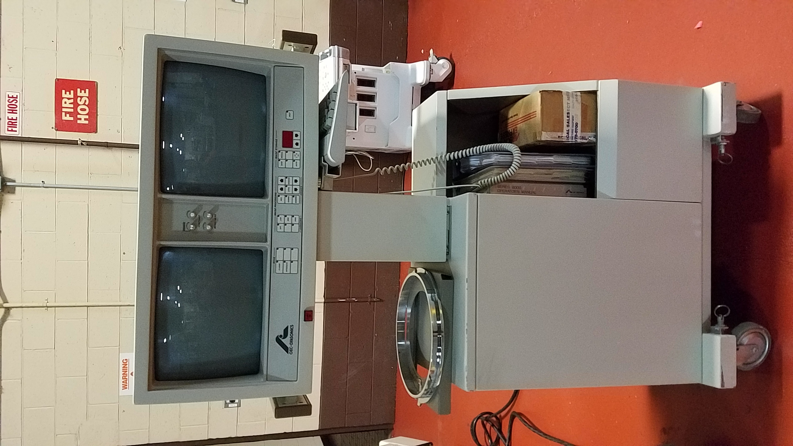 NISR9236 – 1988 GE OEC 9000 C-Arm and Monitor Cart For Sale