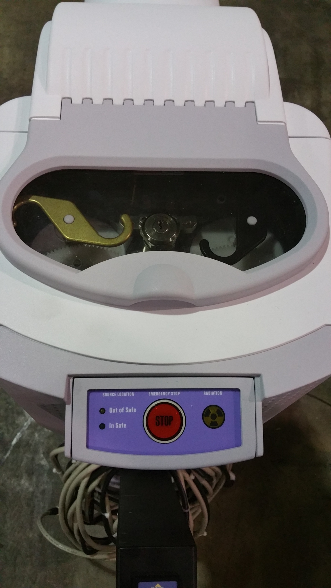 2000 Nucletron MicroSelectron HDR-NISR8140 For Sale